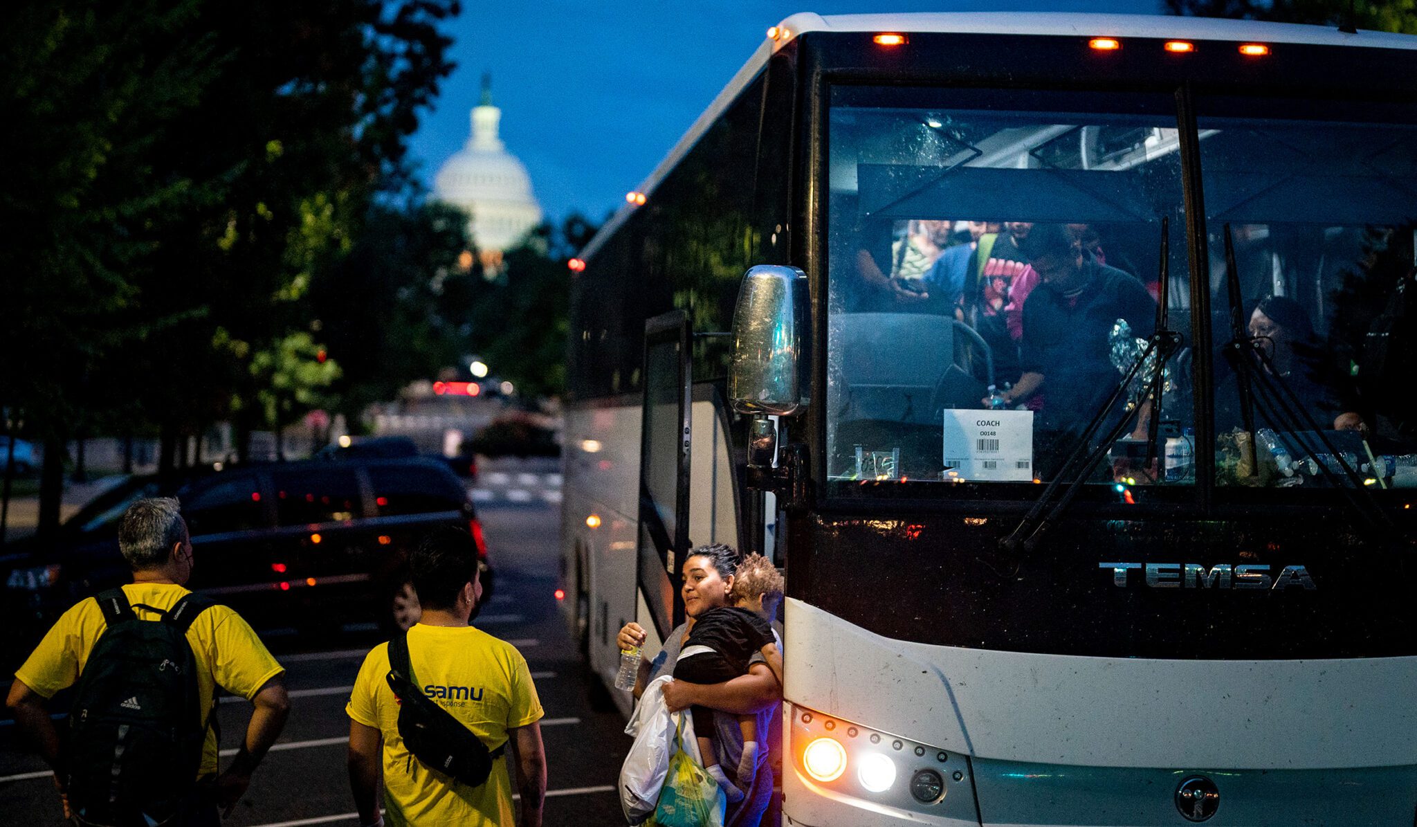 What To Know About the Migrant Buses — and HIAS’ Response | HIAS
